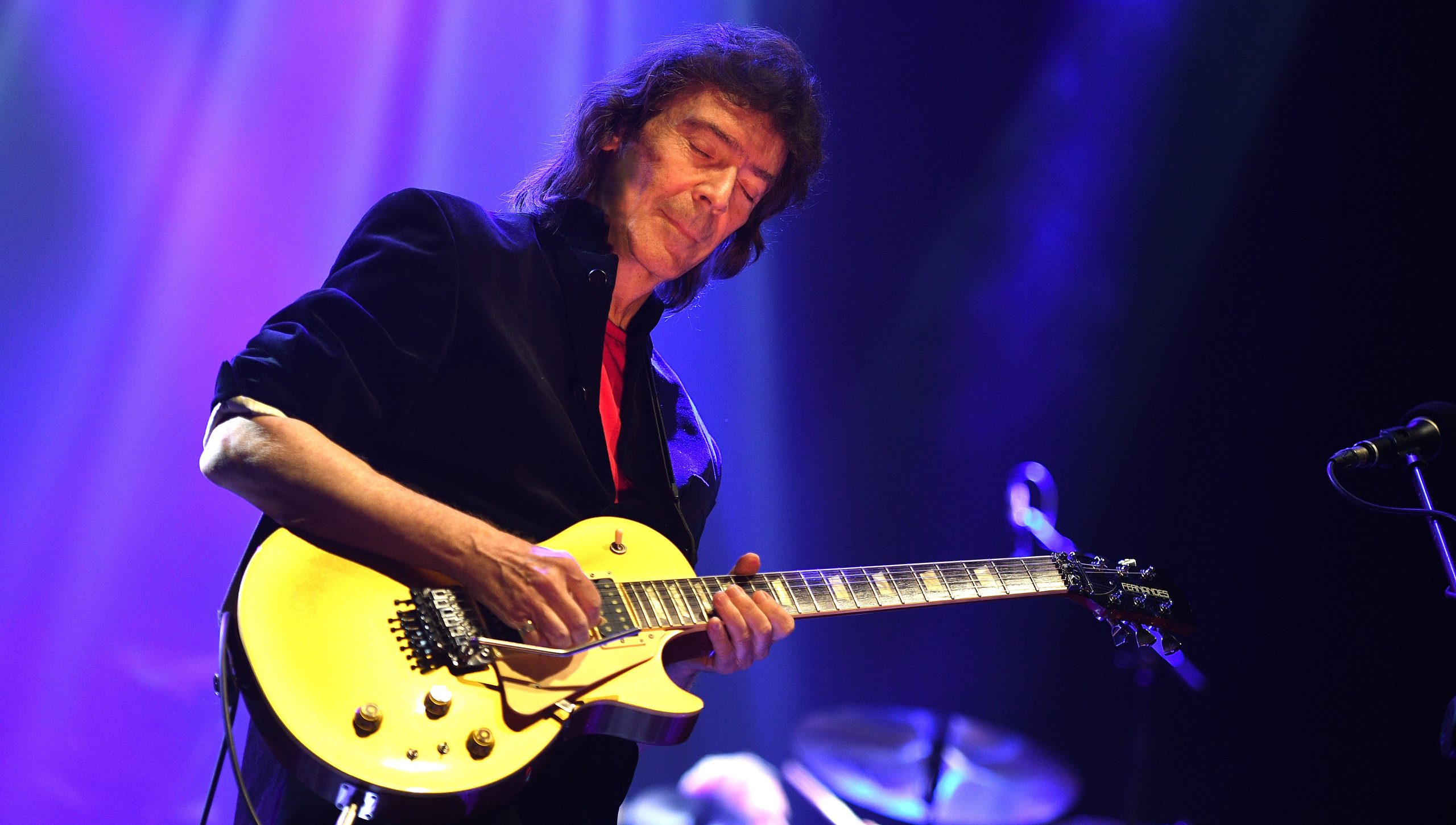 Steve Hackett Talks About Revisiting Genesis's 'Lamb Lies Down on Broadway'