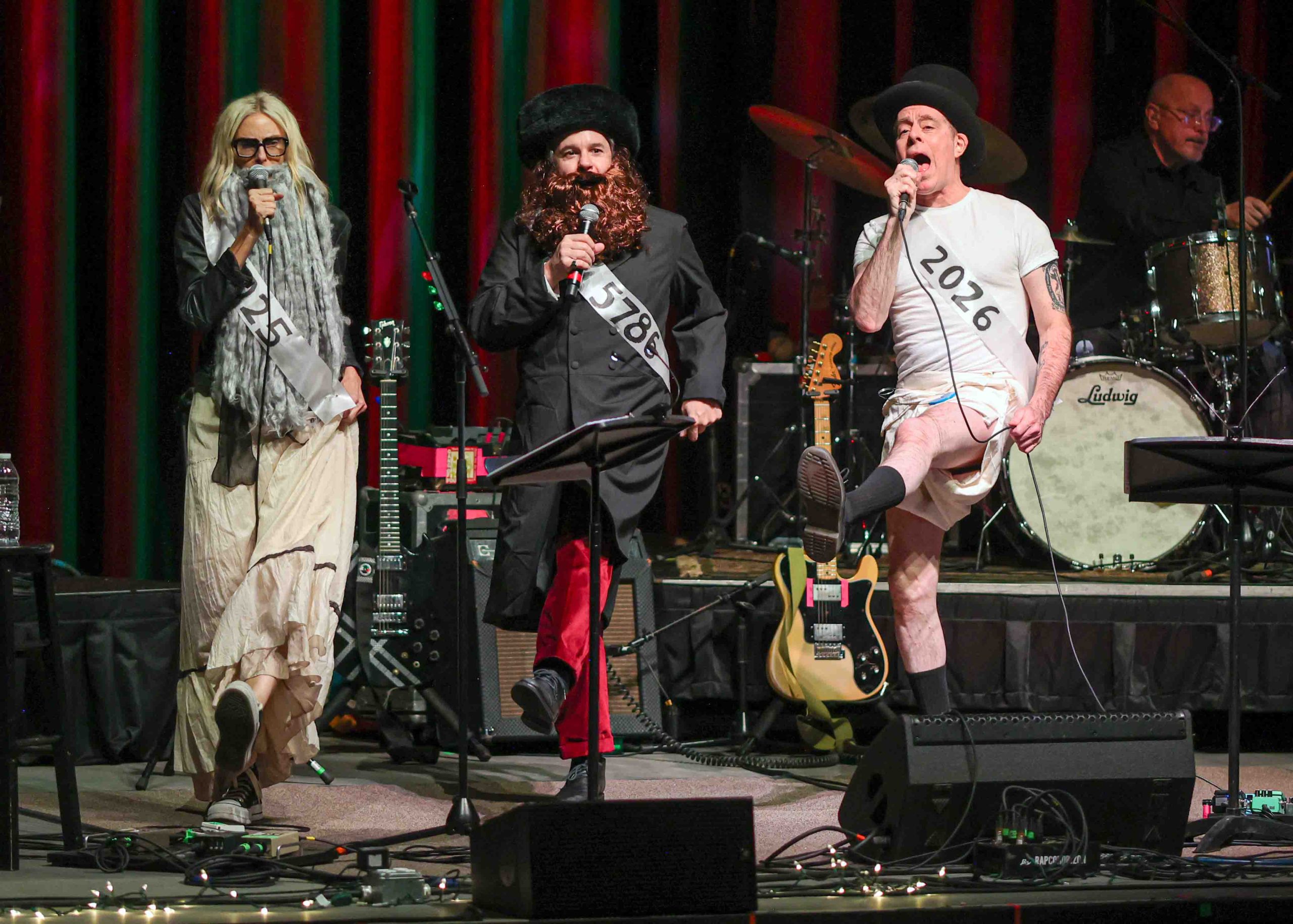 Review & Photos: Aimee Mann and Ted Leo Commit to Bits in Cleveland Christmas Show - Cleveland Scene